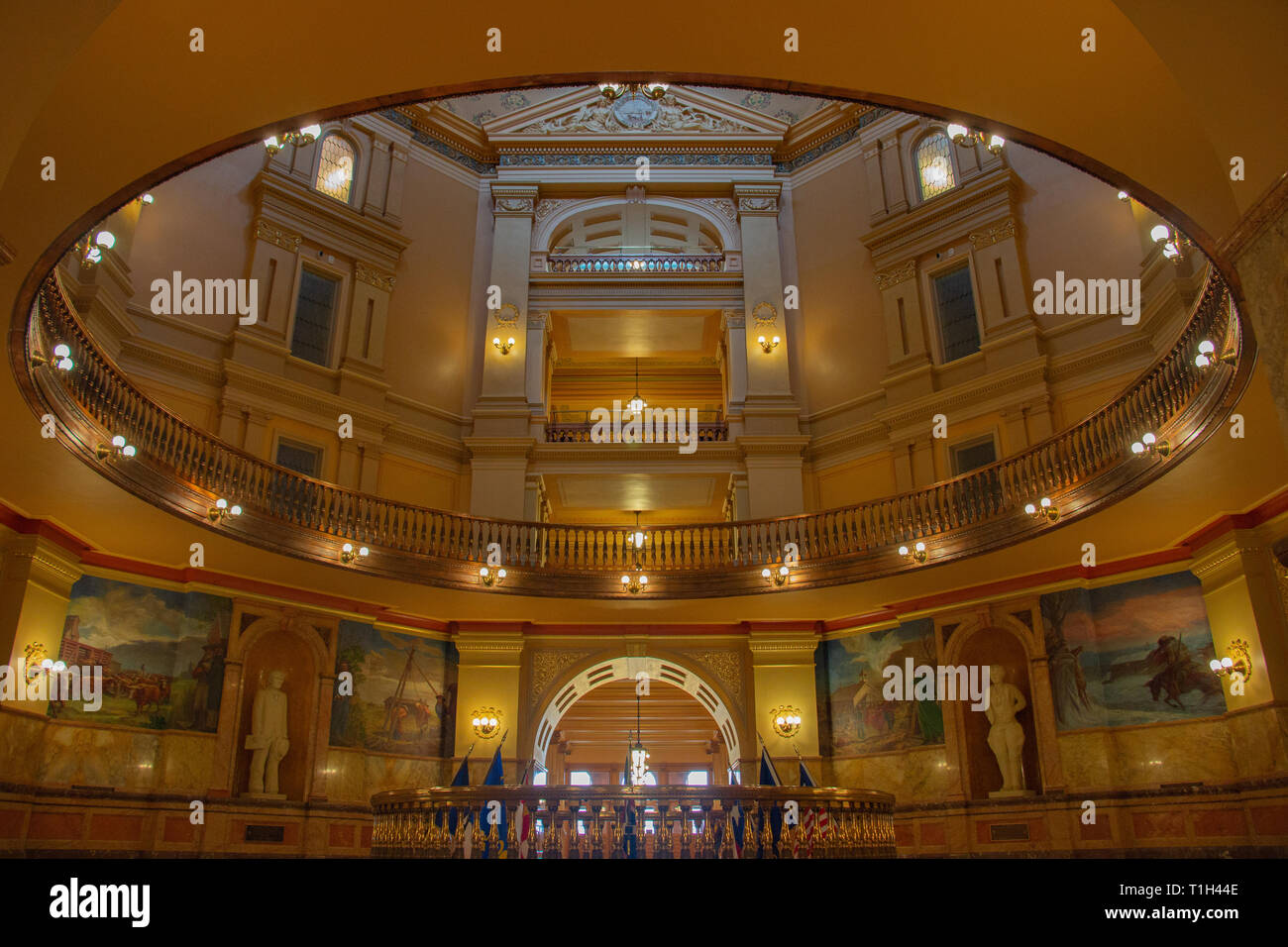 Topeka interior senate hi-res stock photography and images - Alamy