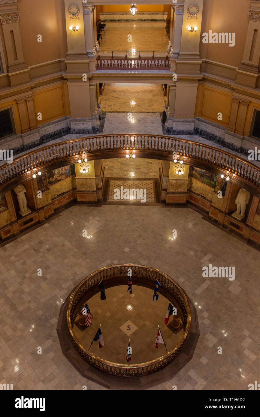 Topeka rotunda hi-res stock photography and images - Alamy