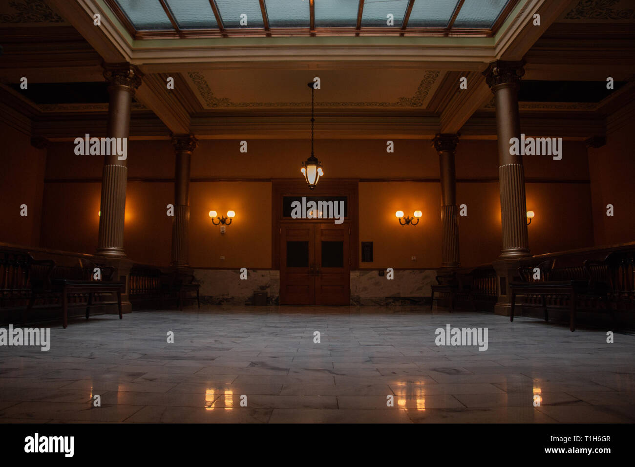 Topeka interior senate hi-res stock photography and images - Alamy