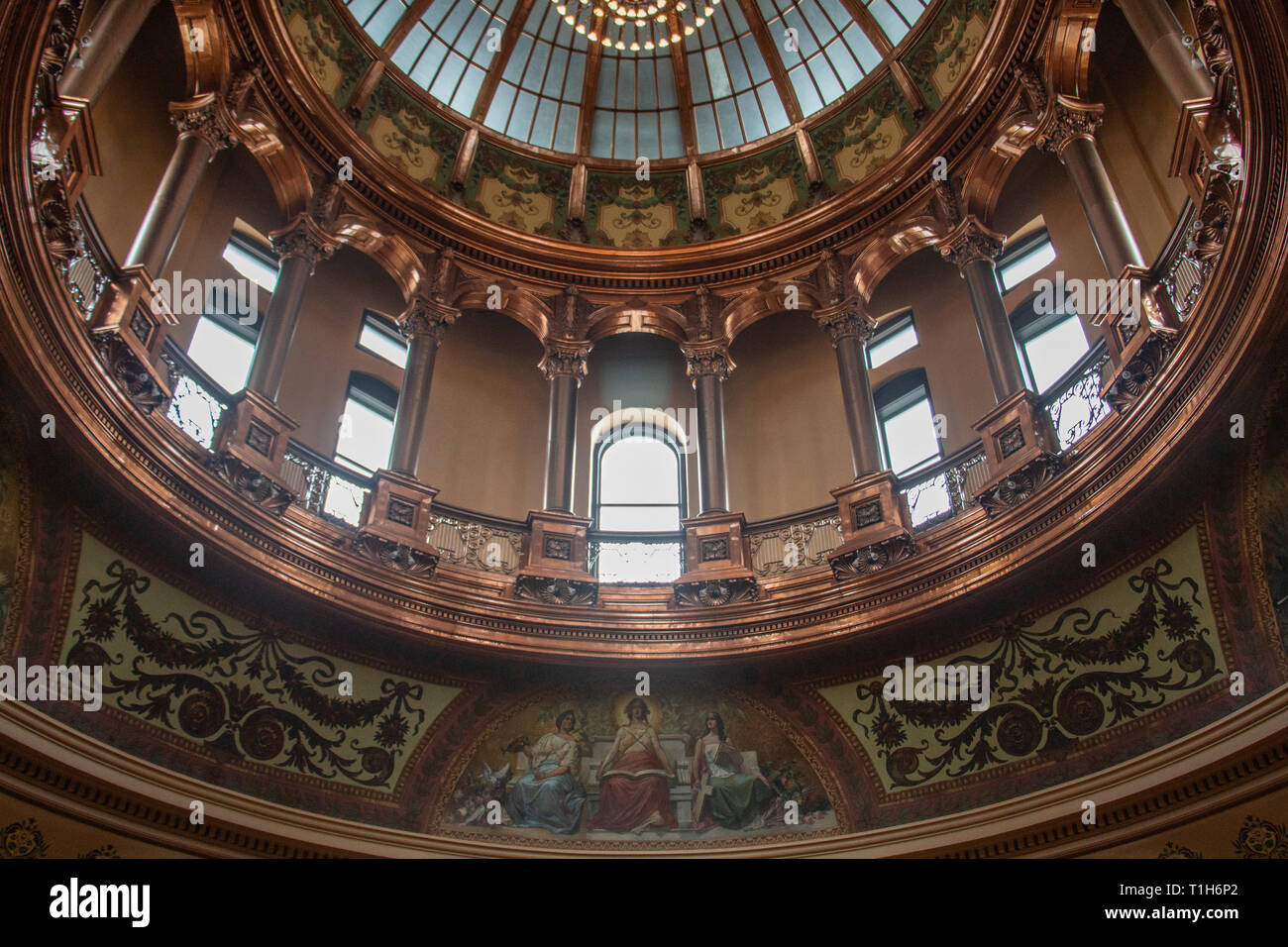 Topeka interior senate hi-res stock photography and images - Alamy