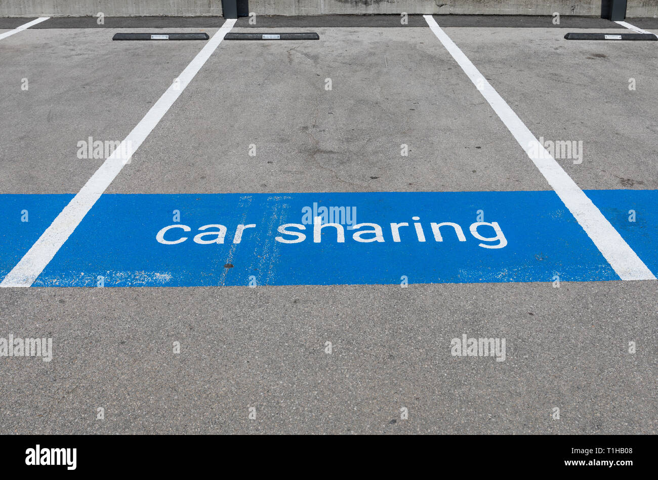 Carsharing sign hi-res stock photography and images - Alamy