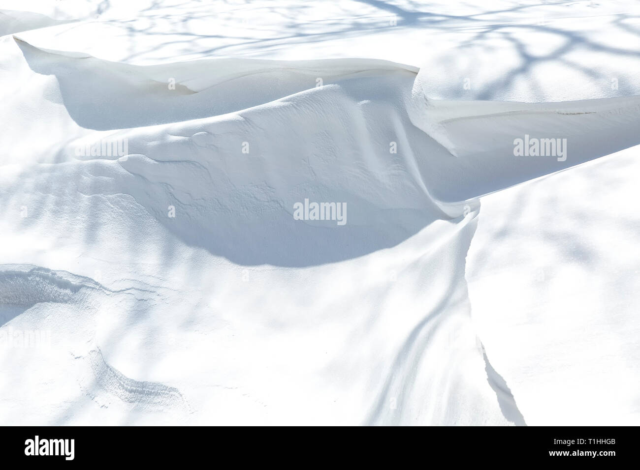 Snow drift hi-res stock photography and images - Alamy