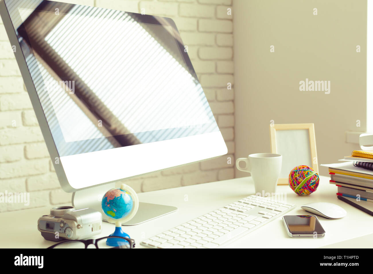 working table with computer Stock Photo - Alamy