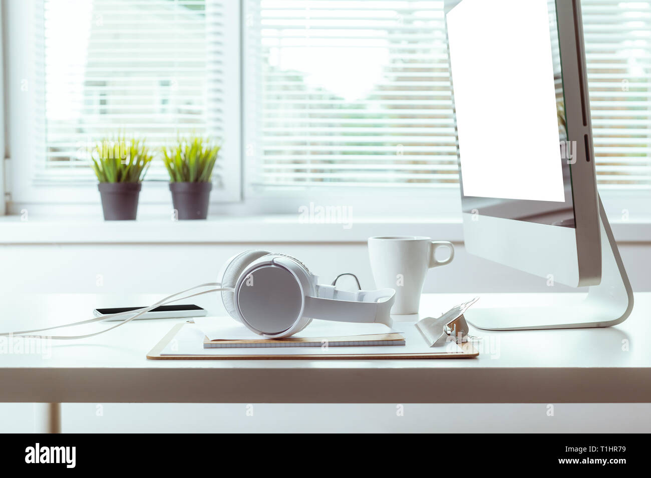 working table with computer Stock Photo - Alamy