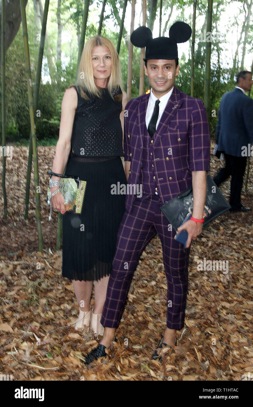 Water Mill, NY, USA. 25 Jul, 2015. Space 16 Southampton Gallery Owner ...