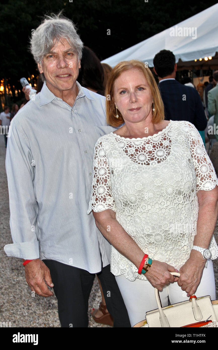 Water Mill, NY, USA. 25 Jul, 2015. Ken Sunshine, Nancy Hollander at The ...