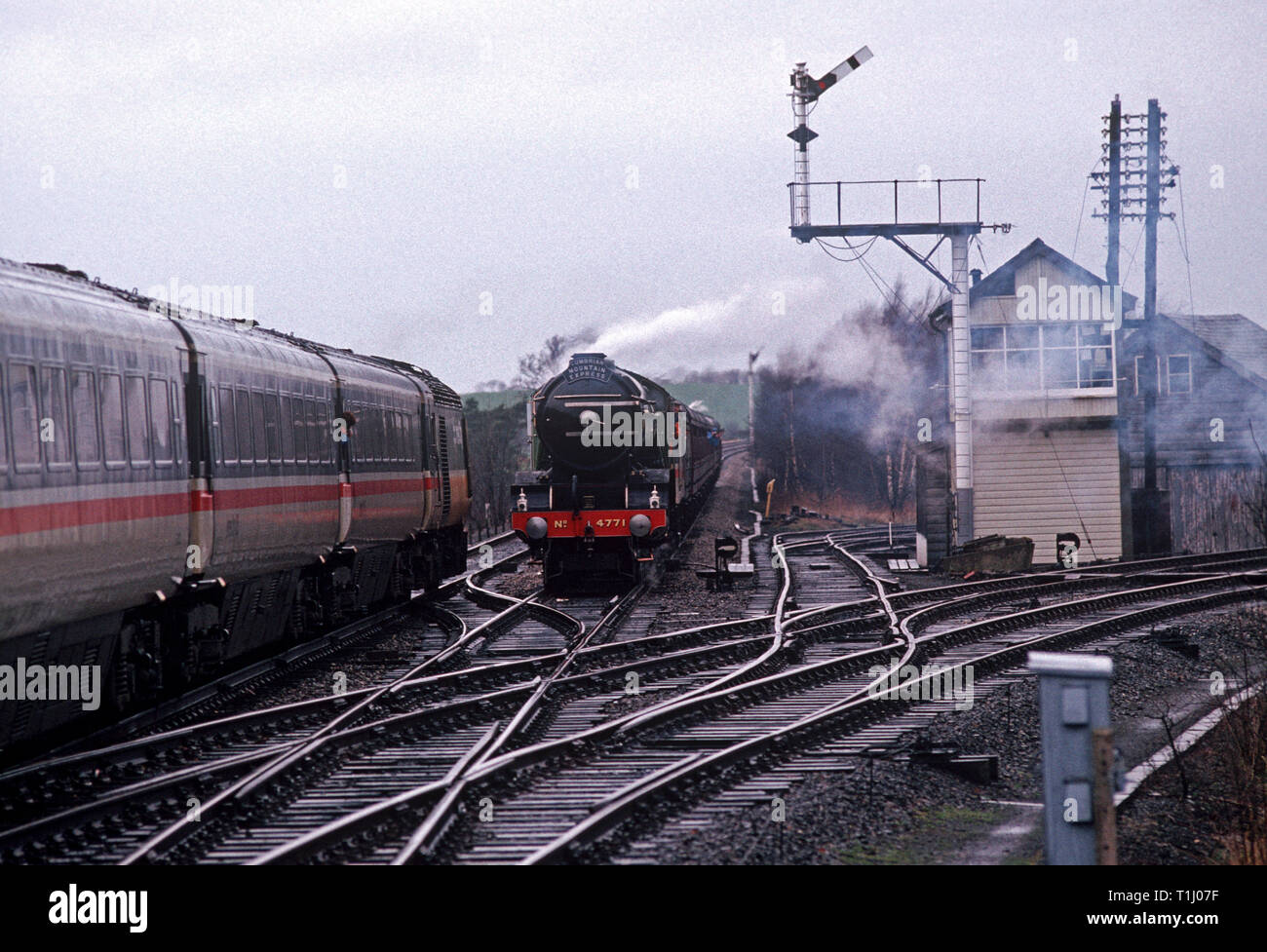 Green Arrow LNER steam locomotive approaching Appleby railway station ...