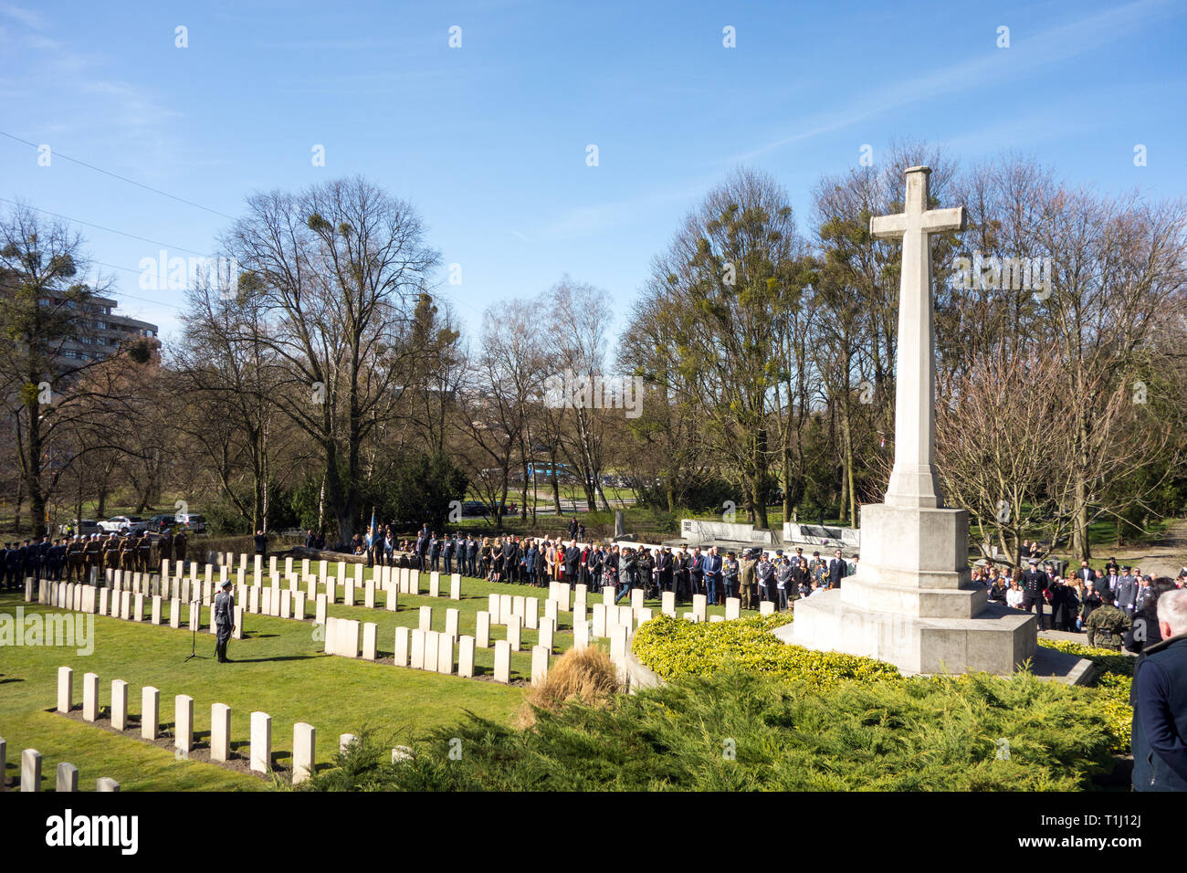Royal air force police pay tribute to the 50 airmen killed in the great ...