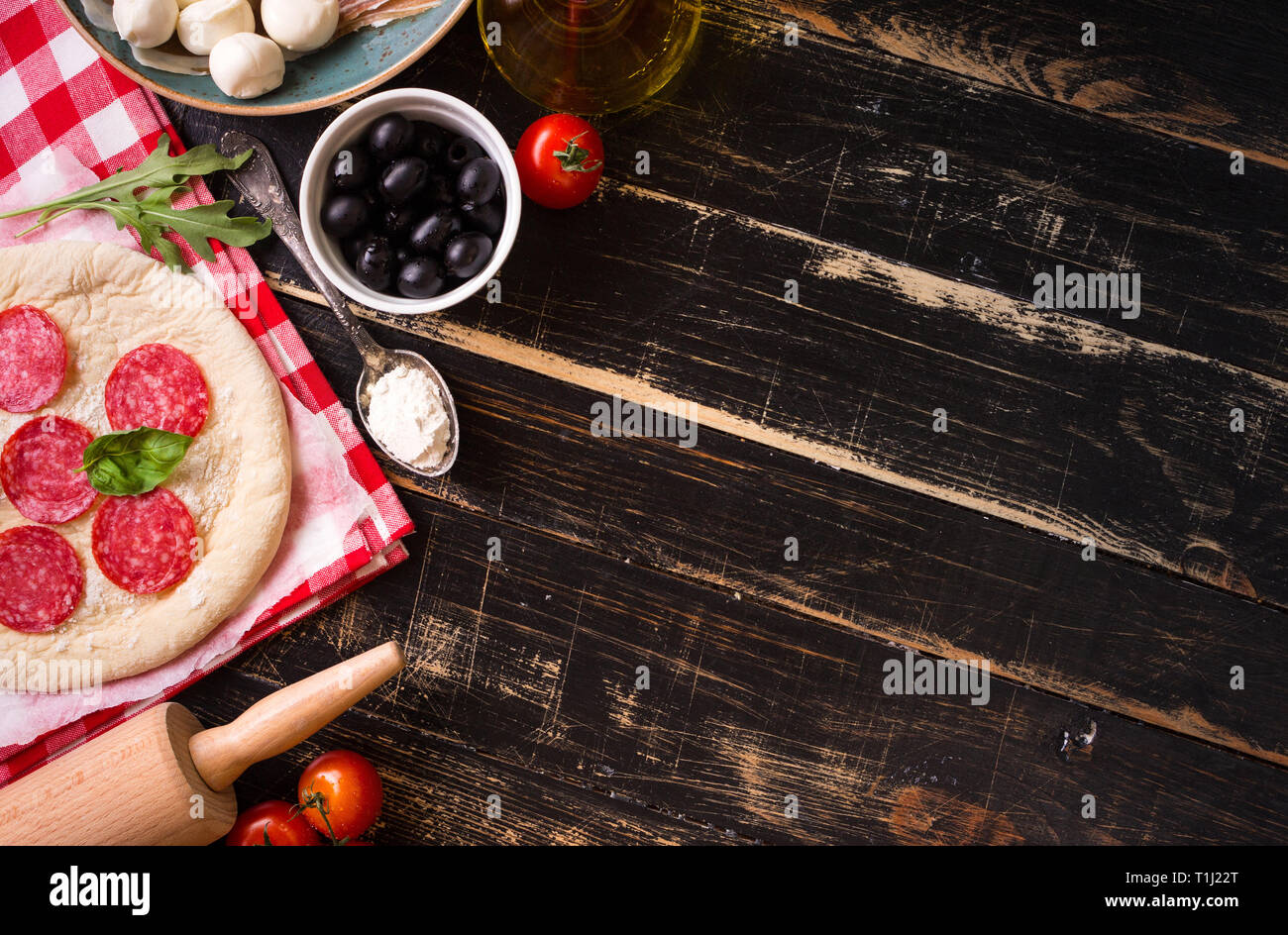 Pizza making background Stock Photo - Alamy