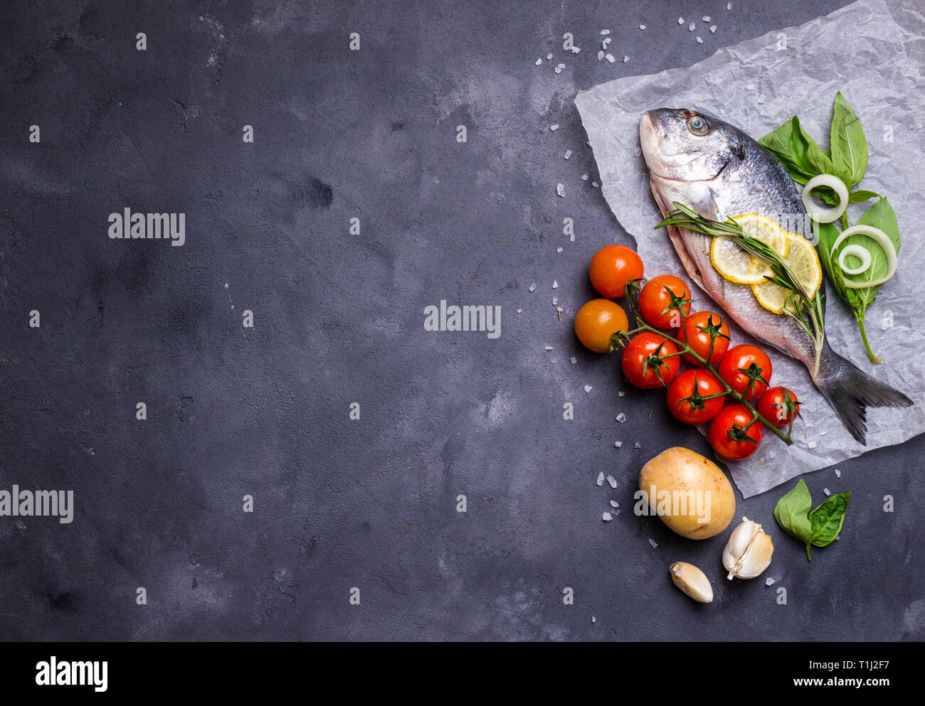 Fresh fish background Stock Photo - Alamy