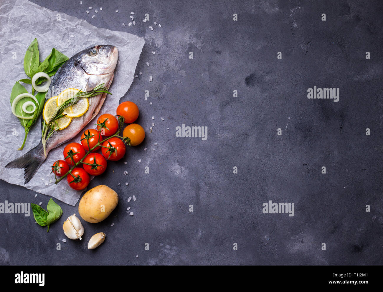 Fresh fish background Stock Photo - Alamy