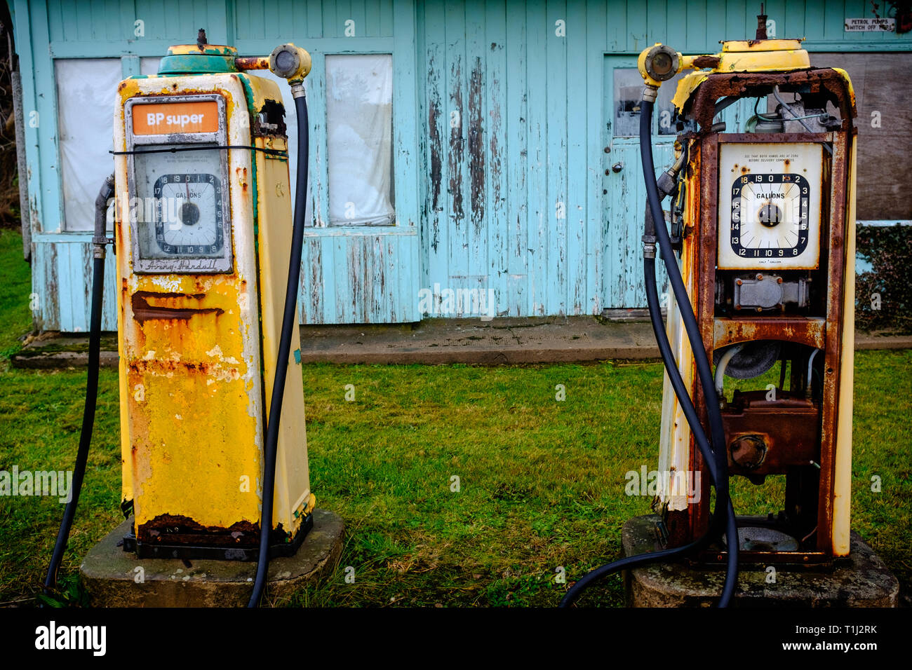 Old bp petrol pump hi-res stock photography and images - Alamy