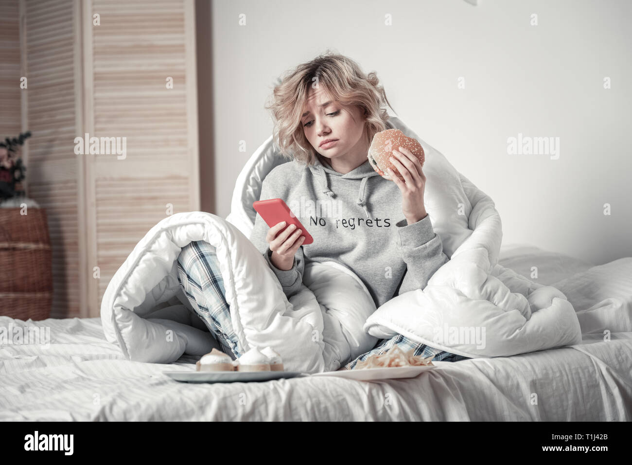 Waiting message hi-res stock photography and images - Alamy
