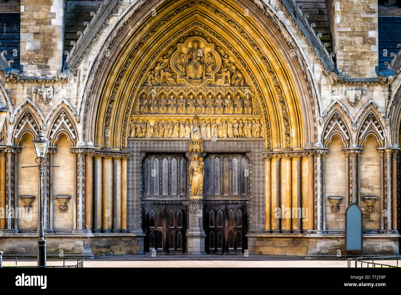 Doors westminster abbey london england hi-res stock photography and ...