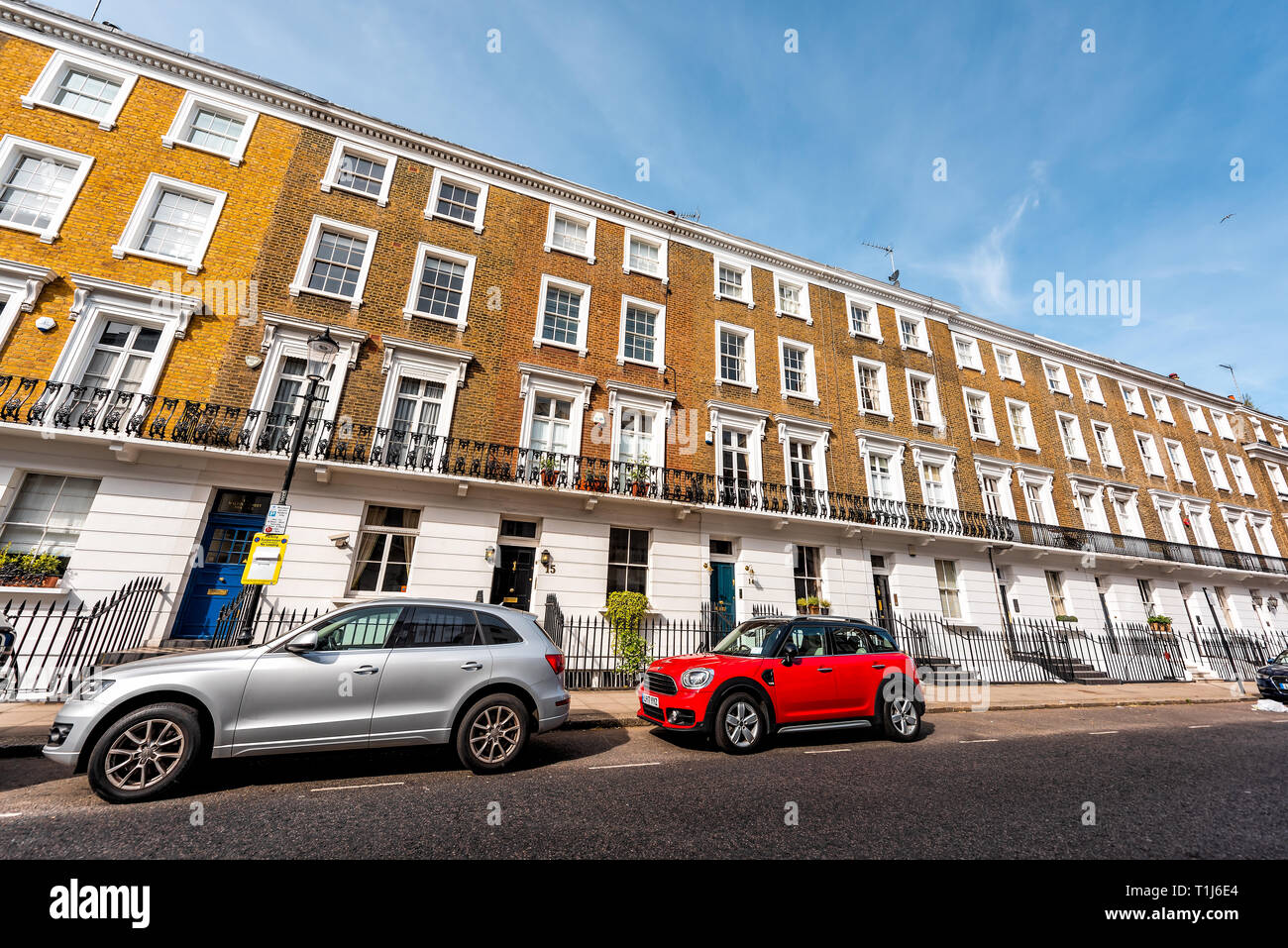 London, UK - June 24, 2018: Neighborhood district of Chelsea street or ...