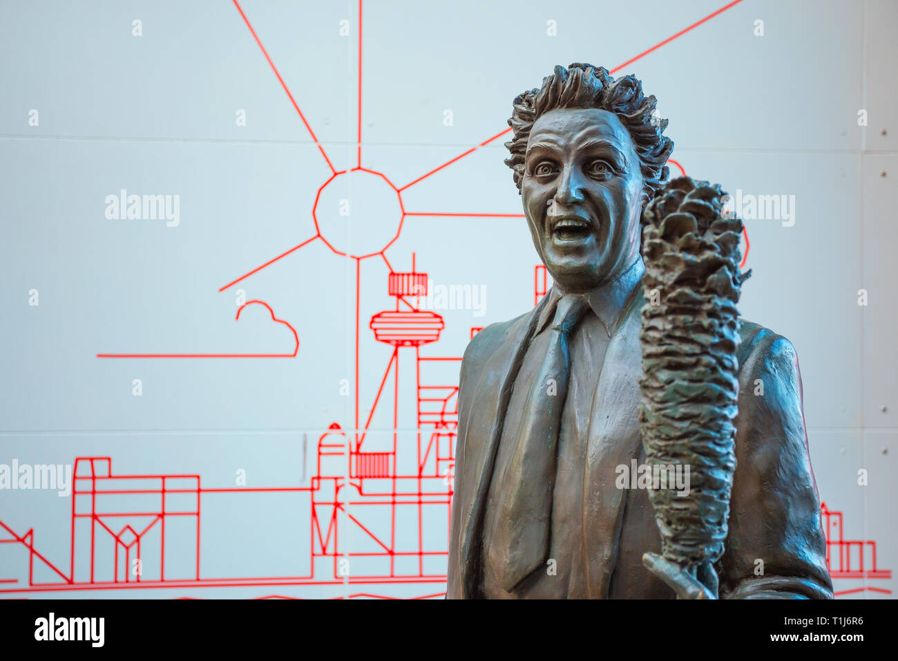 Ken dodd comedian hi-res stock photography and images - Alamy