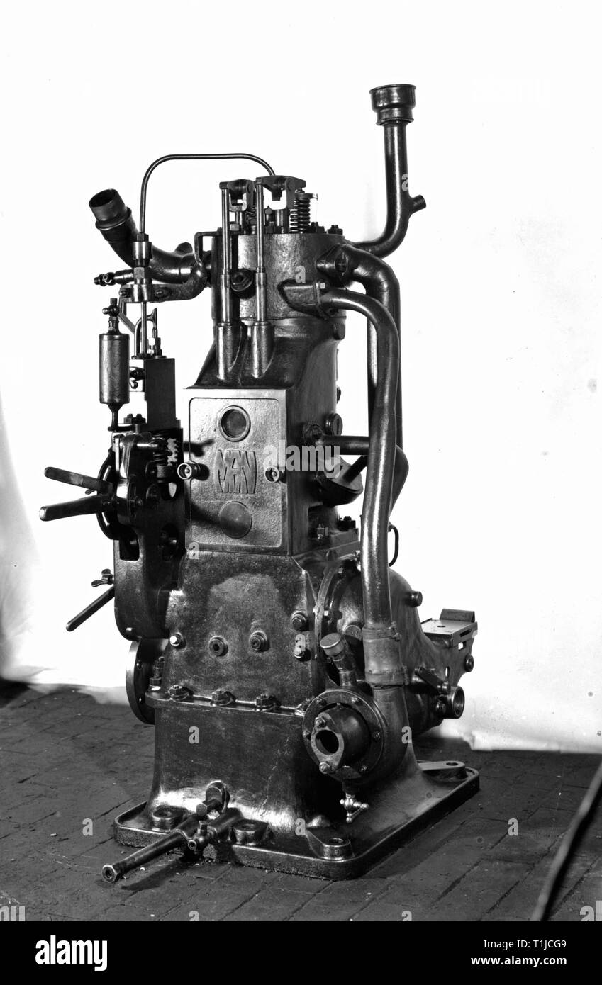 Diesel engine 1950s hi-res stock photography and images - Alamy