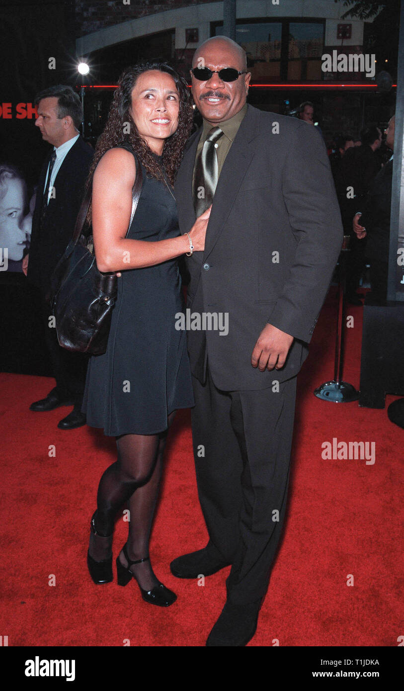 LOS ANGELES, CA. July 13, 1999: Actor VING RHAMES & wife at the world ...