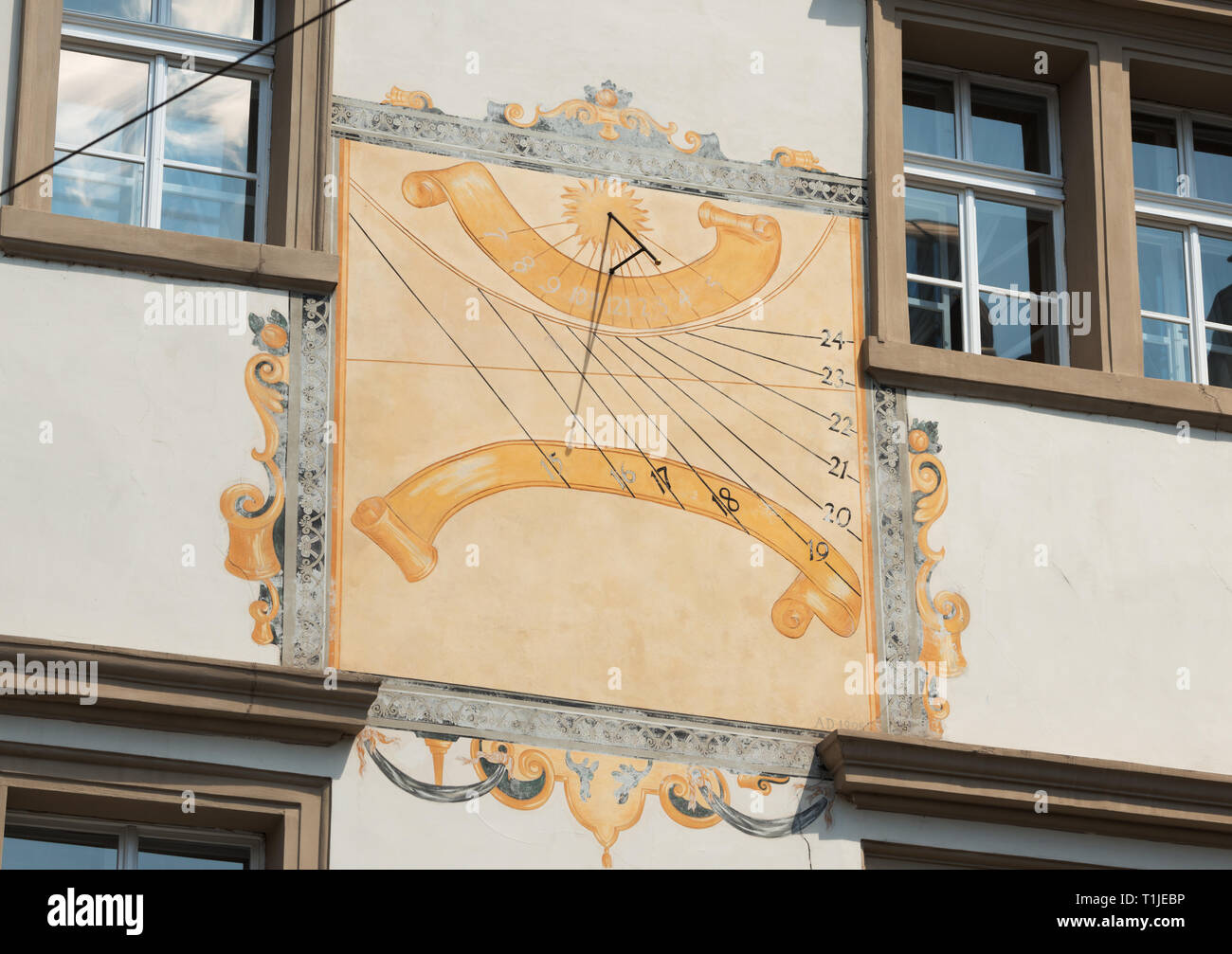 Vertical sundial hi-res stock photography and images - Alamy
