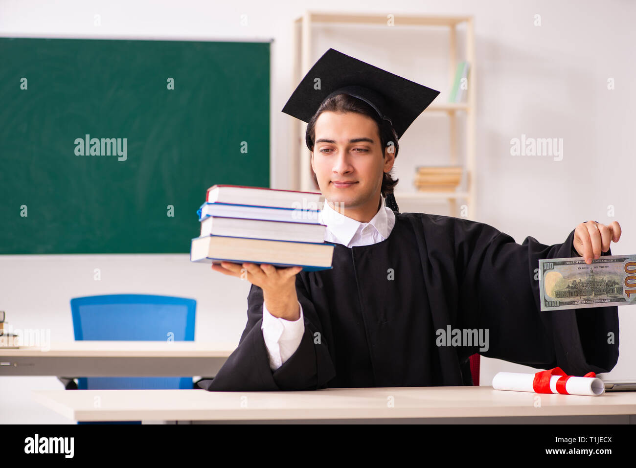 Mba graduate money hi-res stock photography and images - Alamy