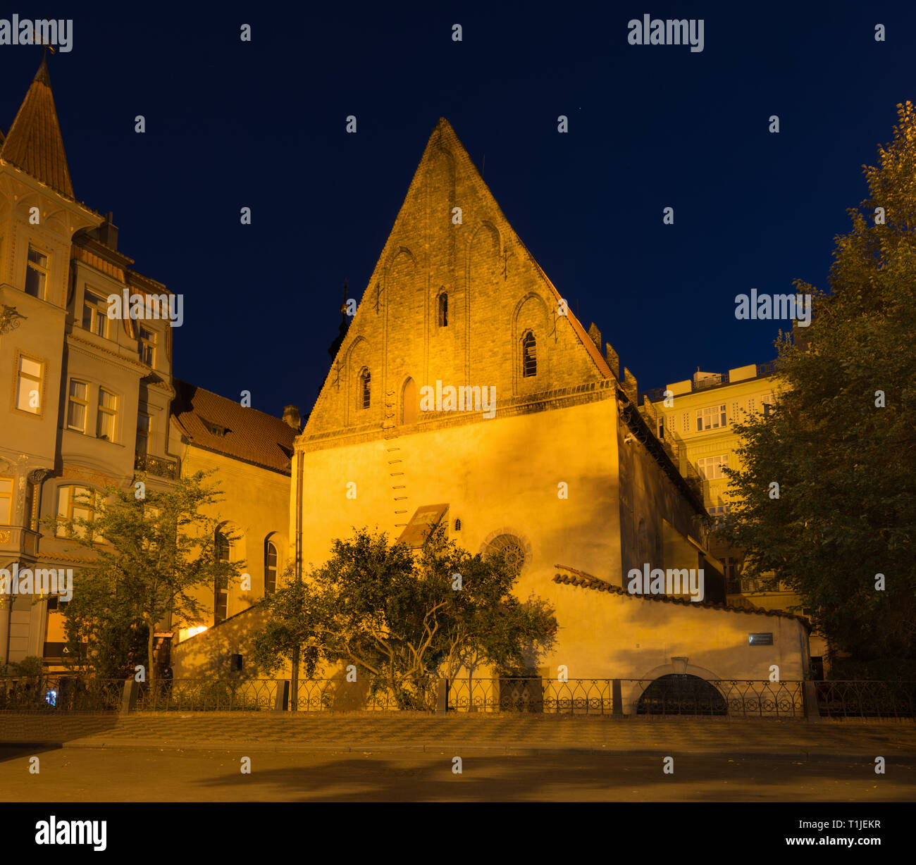 Medieval synagogue hi-res stock photography and images - Alamy