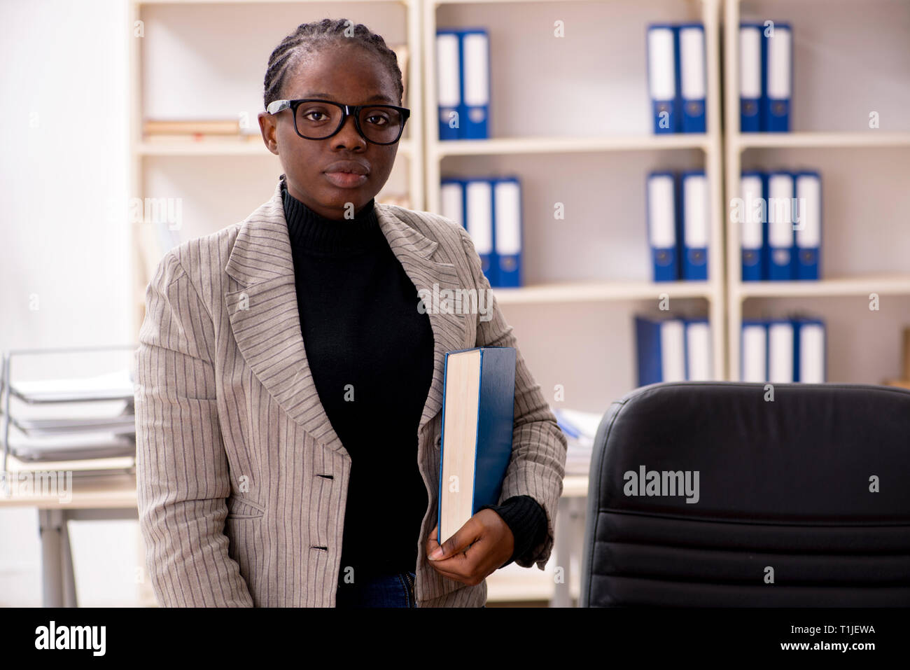 Black female lawyer in courthouse Stock Photo - Alamy