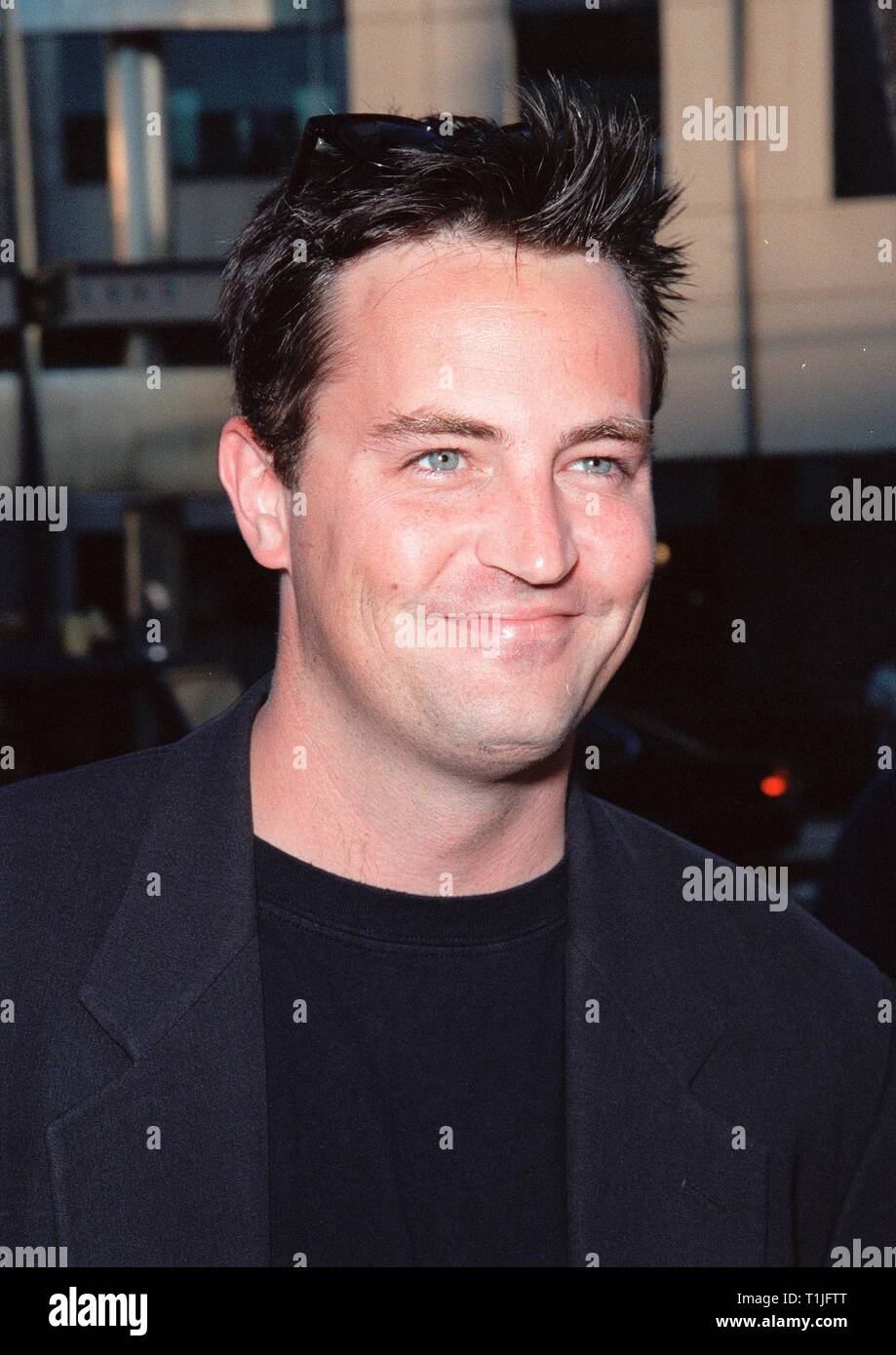 LOS ANGELES, CA - August 16, 1999: "Friends" star MATTHEW PERRY at the ...