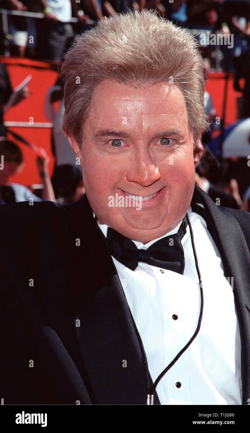 LOS ANGELES, CA - February 12, 1999: Actor MARTIN SHORT (wearing body ...
