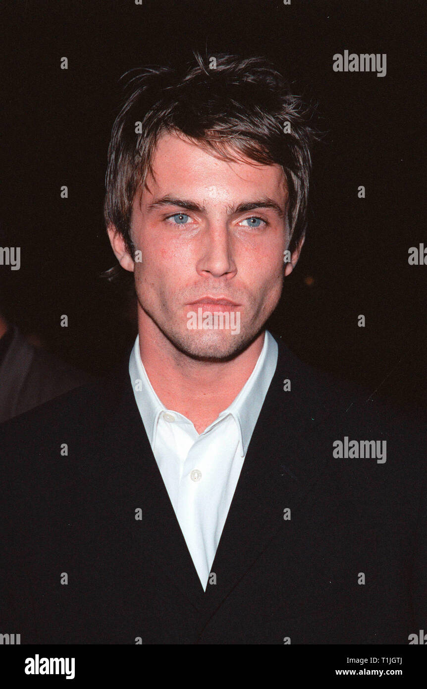 Desmond Harrington's Instagram, Twitter & Facebook on IDCrawl