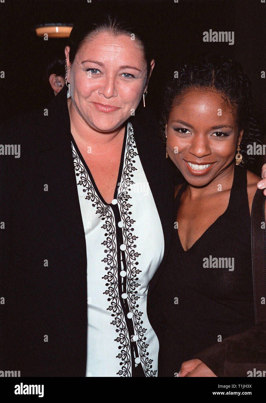 Matthew perry neve campbell three hi-res stock photography and images ...