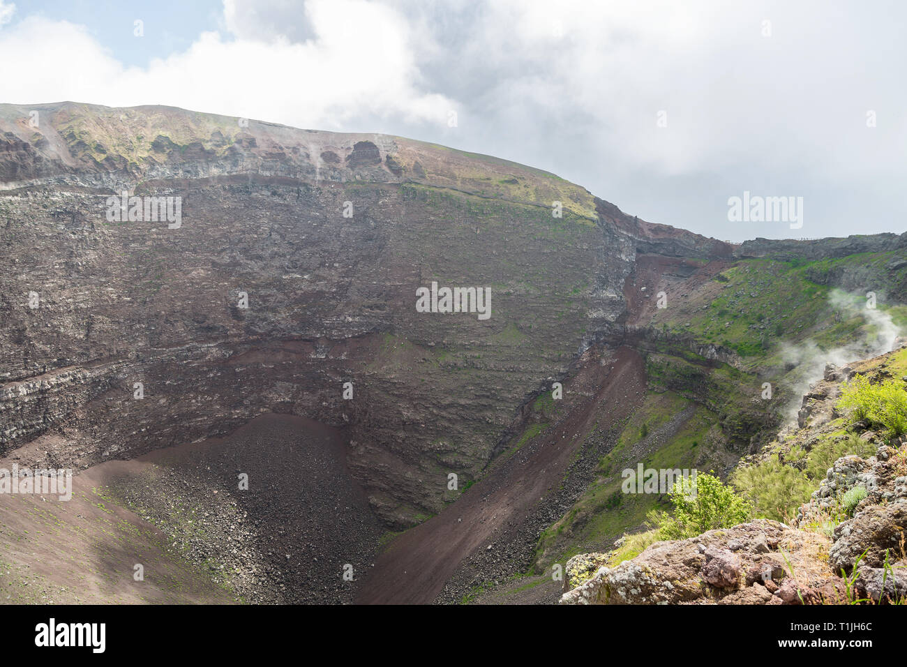 View inside crater mount vesuvius hi-res stock photography and images ...