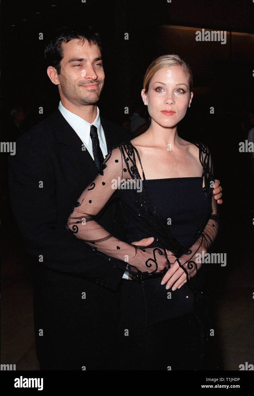 LOS ANGELES, CA. October 23, 1999: Actress Christina Applegate & Actor ...