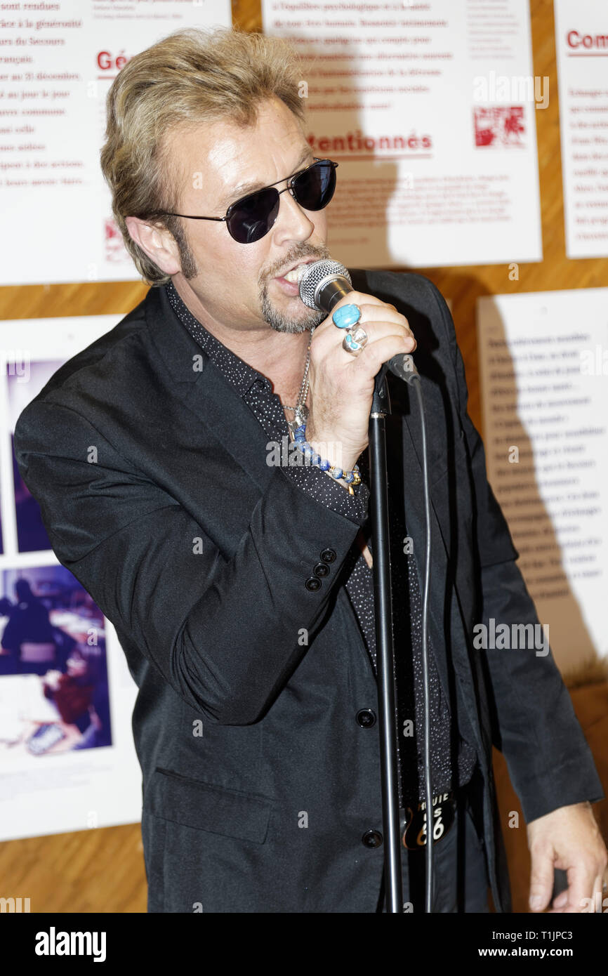 Paris, France. 09th Feb, 2019. Gilles Glab, the Johnny Hallyday look ...