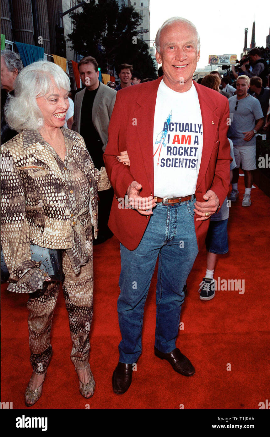LOS ANGELES, CA. November 13, 1999: Former Apollo 11 lunar astronaut ...