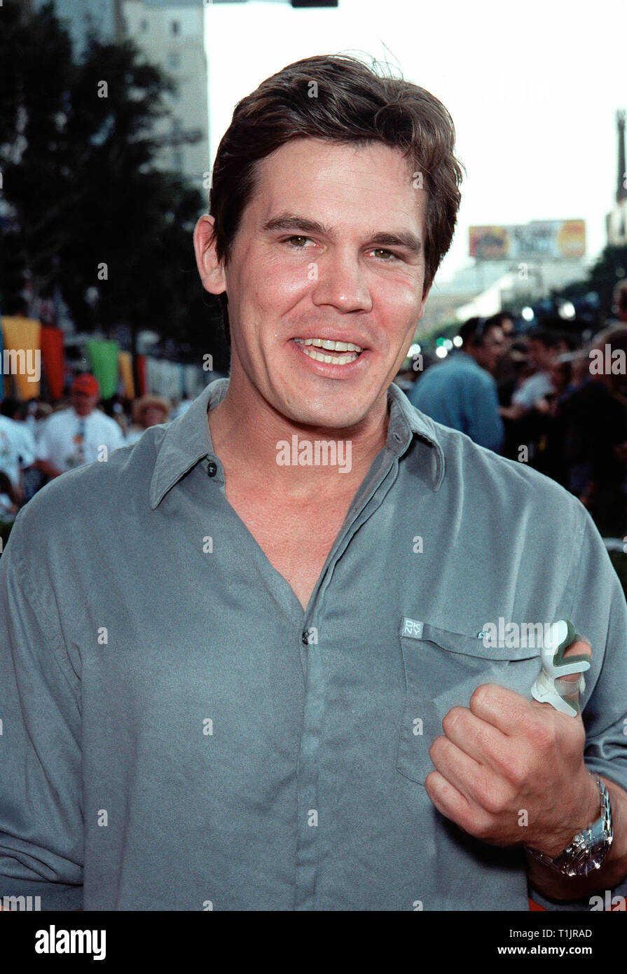 LOS ANGELES, CA. November 13, 1999: Actor Josh Brolin at the world ...