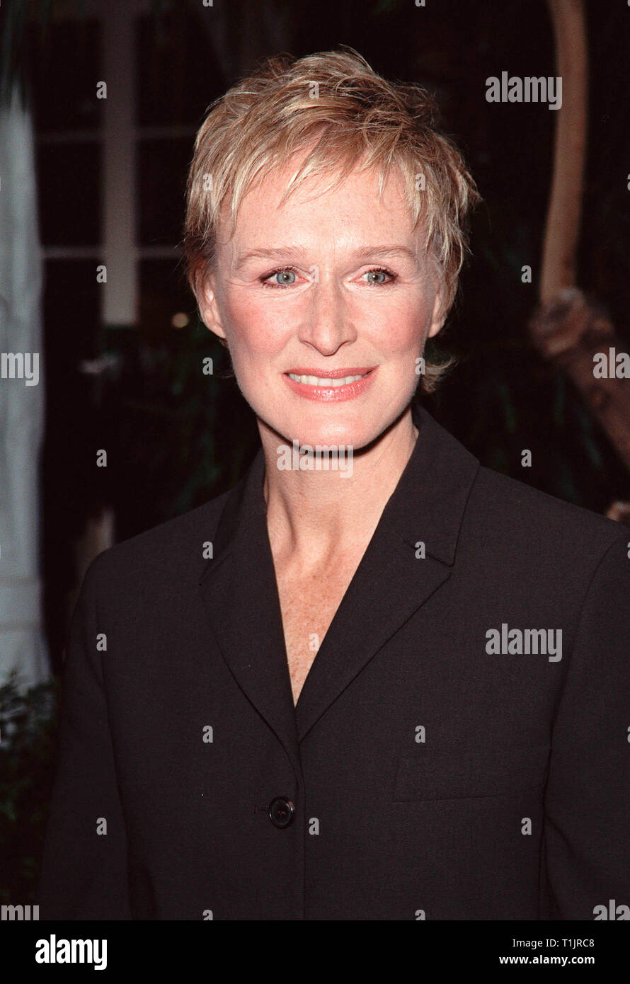 LOS ANGELES, CA. November 16, 1999: Actress Glenn Close at Premiere ...