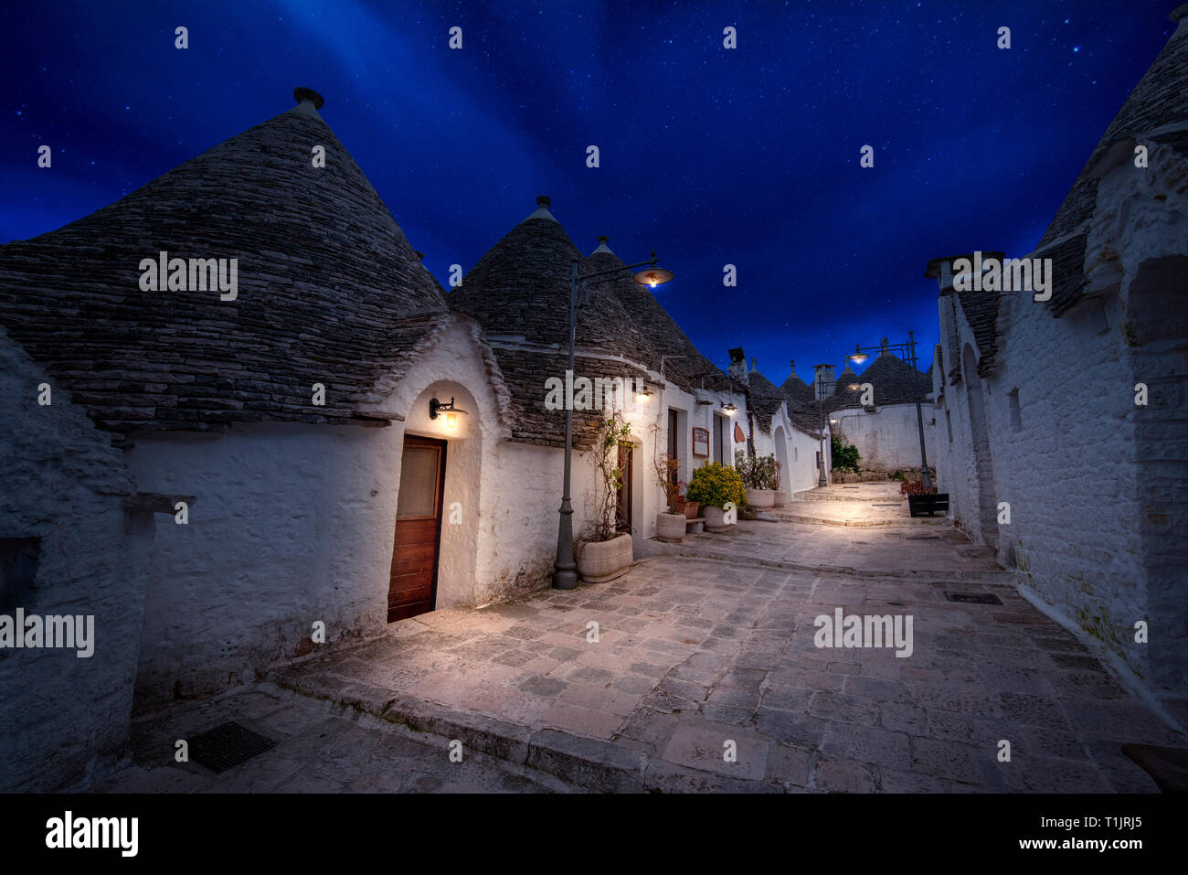 Alberobello city hi-res stock photography and images - Alamy