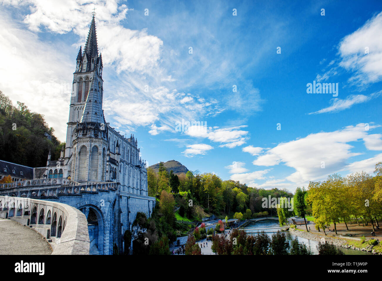 a view of the Cathedral-Sanctuary of Lourdes (France Stock Photo - Alamy