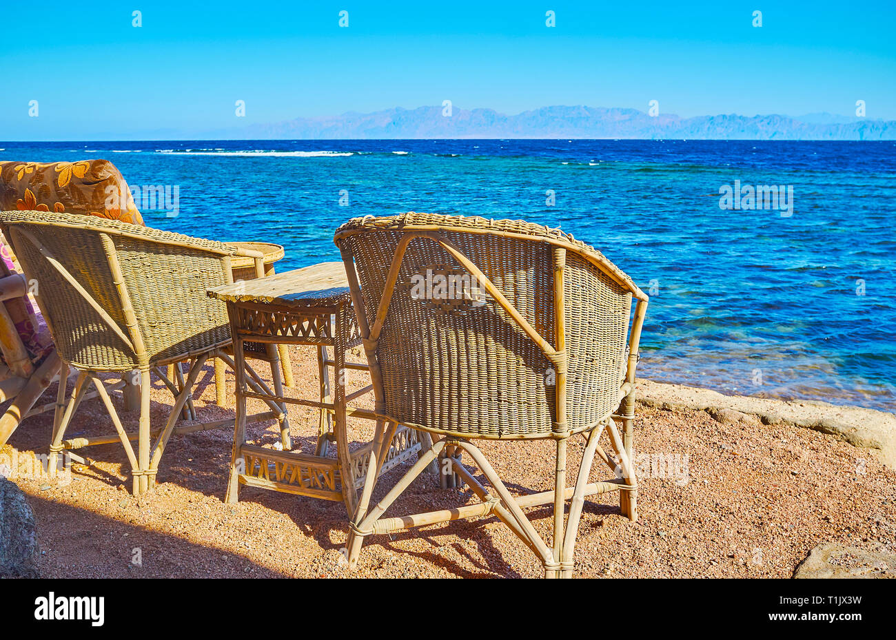 Saudi arabia desert coast hi-res stock photography and images - Alamy