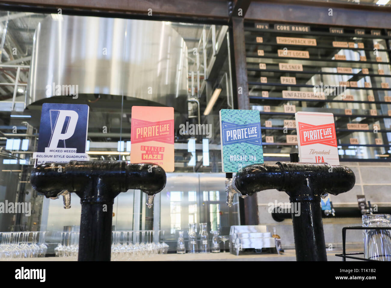 Australian beer taps hi-res stock photography and images - Alamy