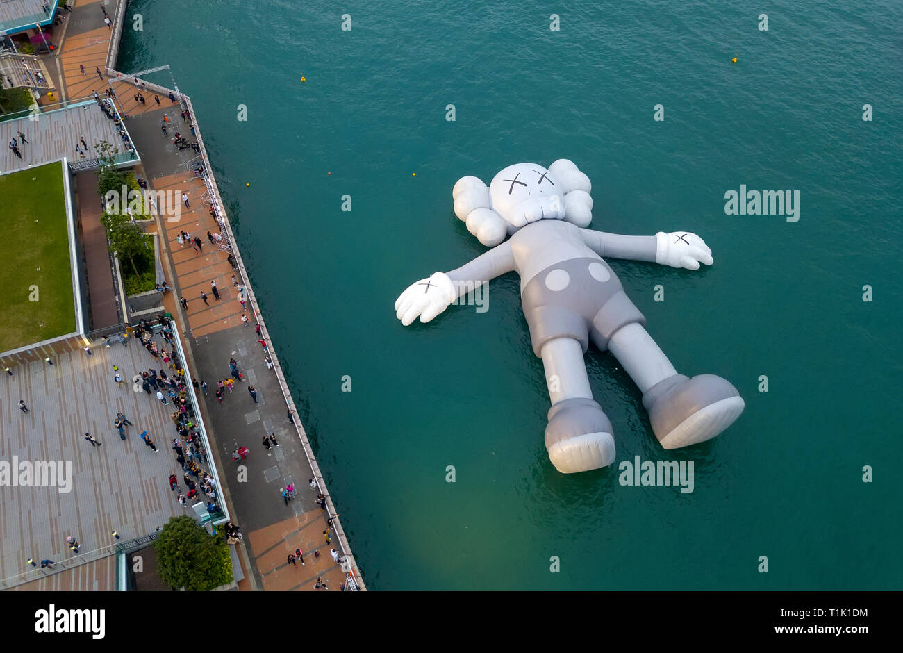 Kaws hi-res stock photography and images - Alamy