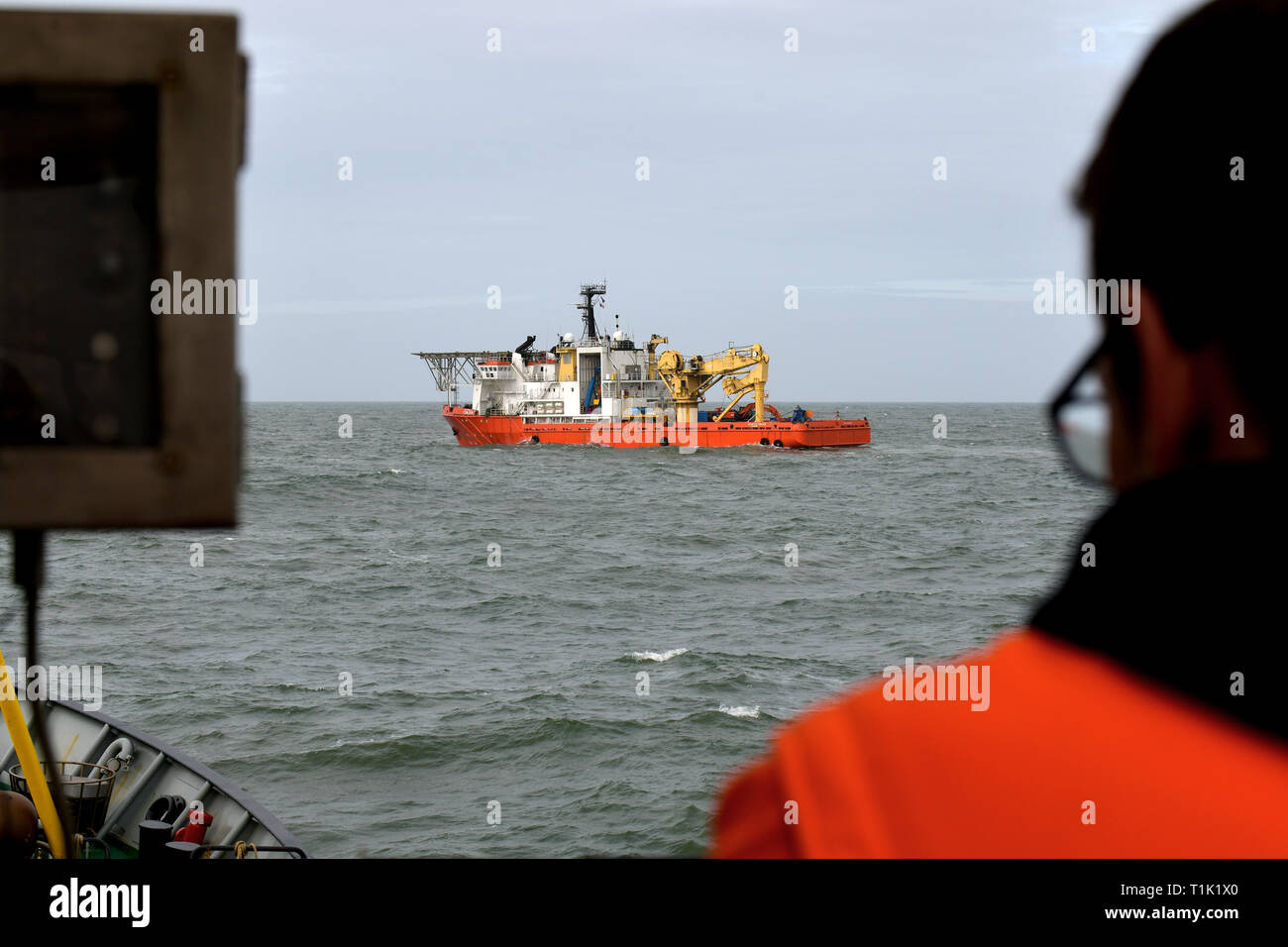 Shipping container lost at sea hi-res stock photography and images - Alamy