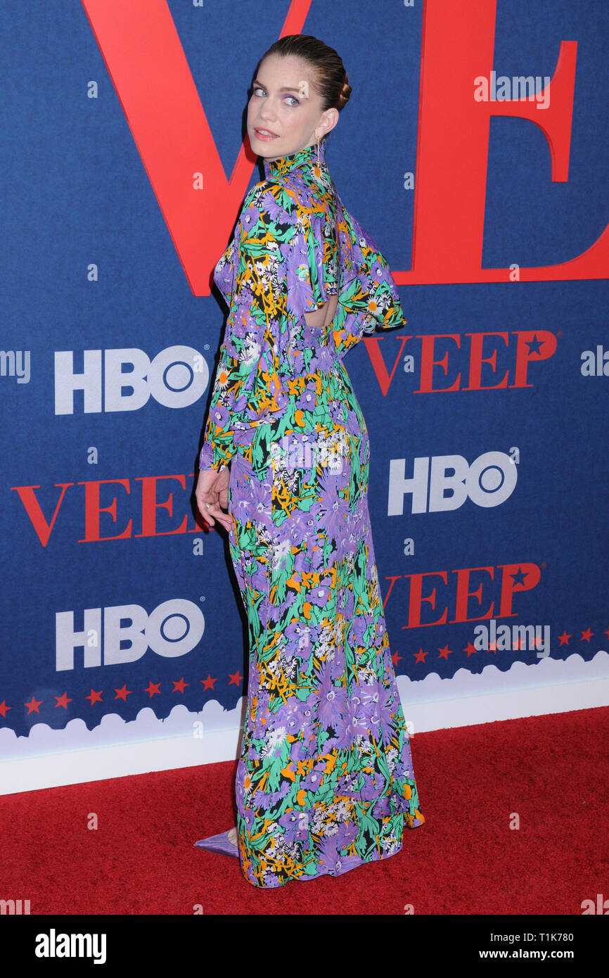 Anna chlumsky 2019 hi-res stock photography and images - Alamy