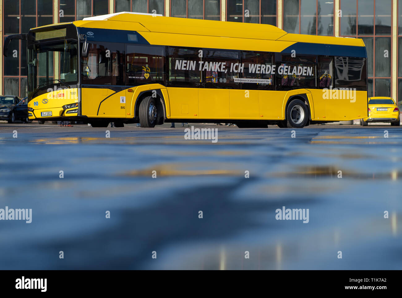 Bus bvg hi-res stock photography and images - Alamy