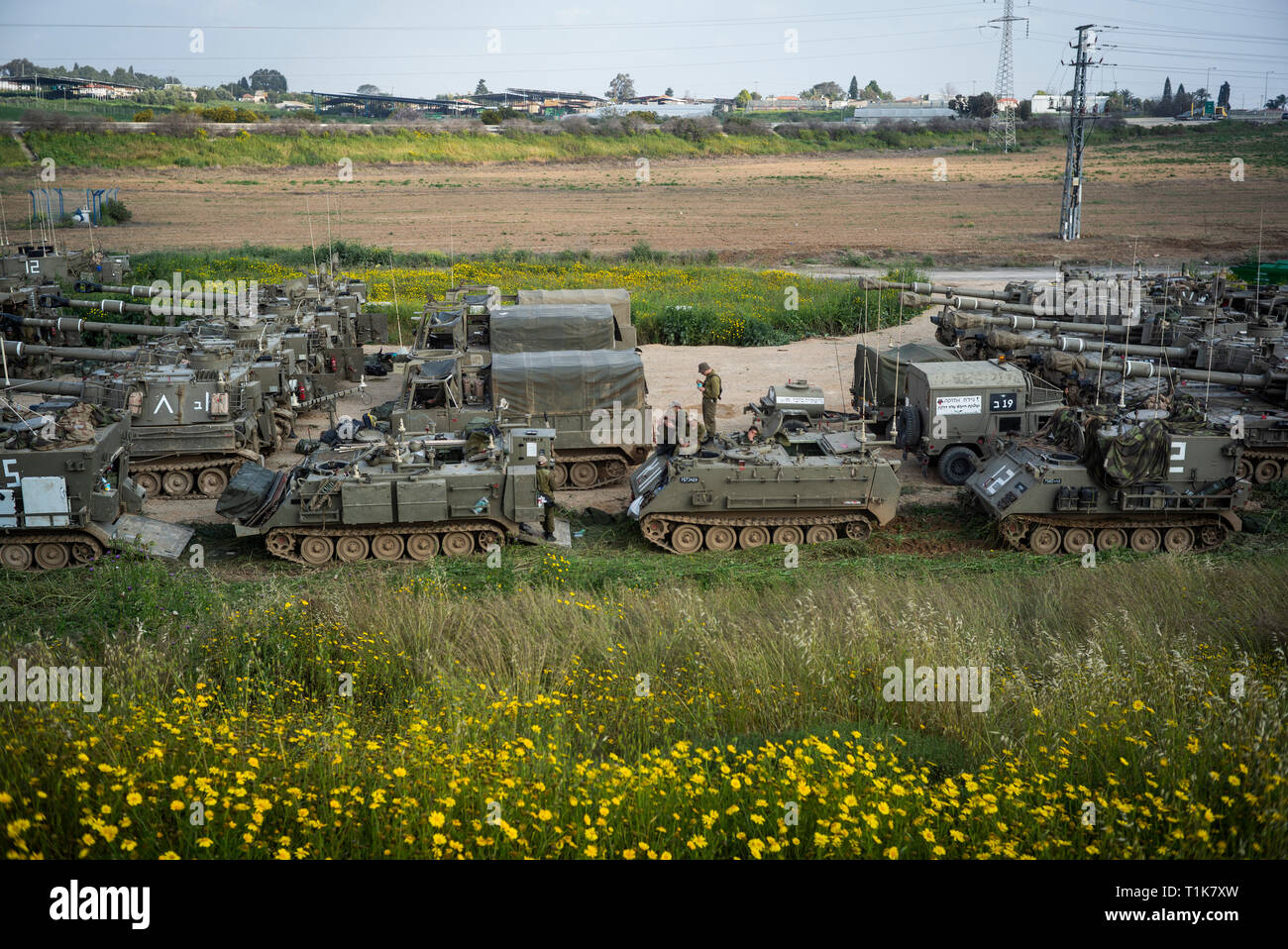 Israeli armoured vehicles hi-res stock photography and images - Alamy