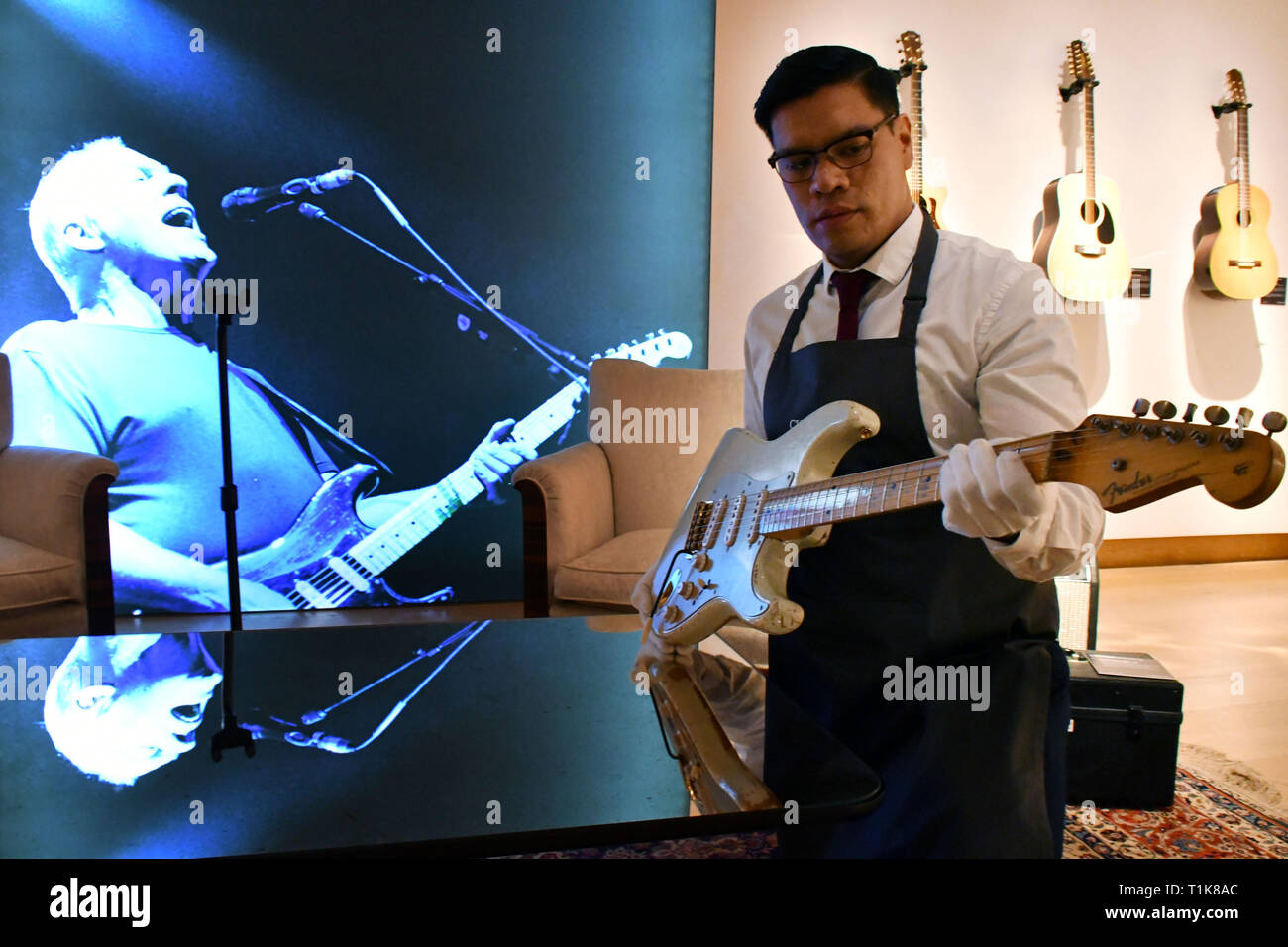 Fender stratocaster 1954 hi-res stock photography and images - Alamy