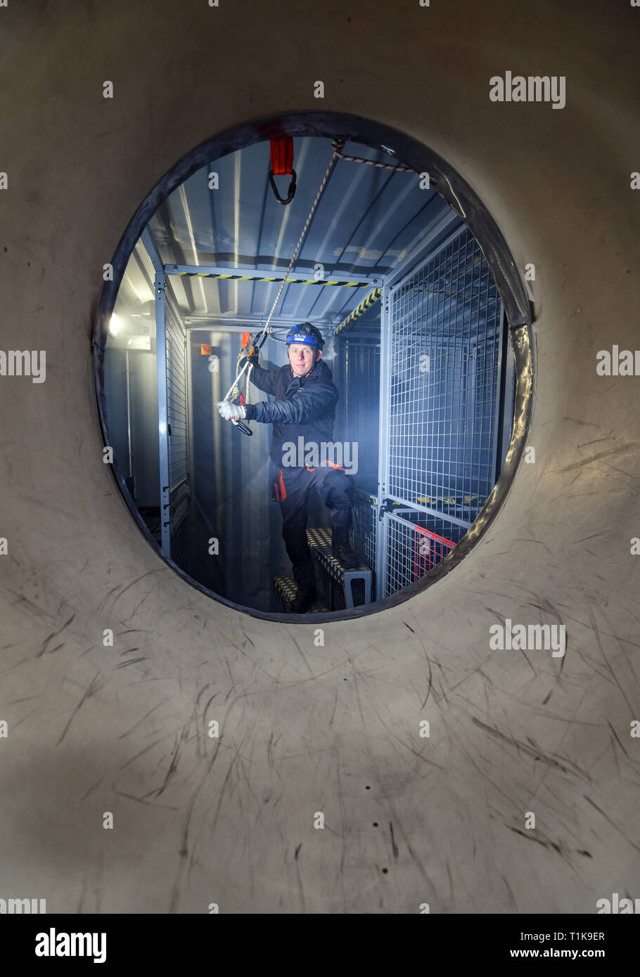 Health and safety training courses hi-res stock photography and images ...