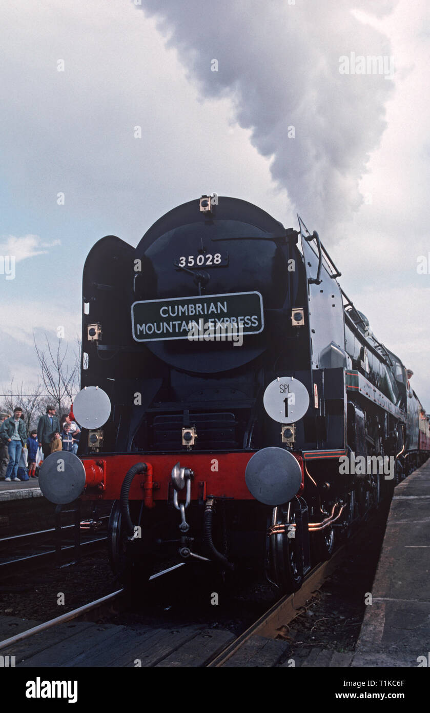 Clan line train hi-res stock photography and images - Alamy