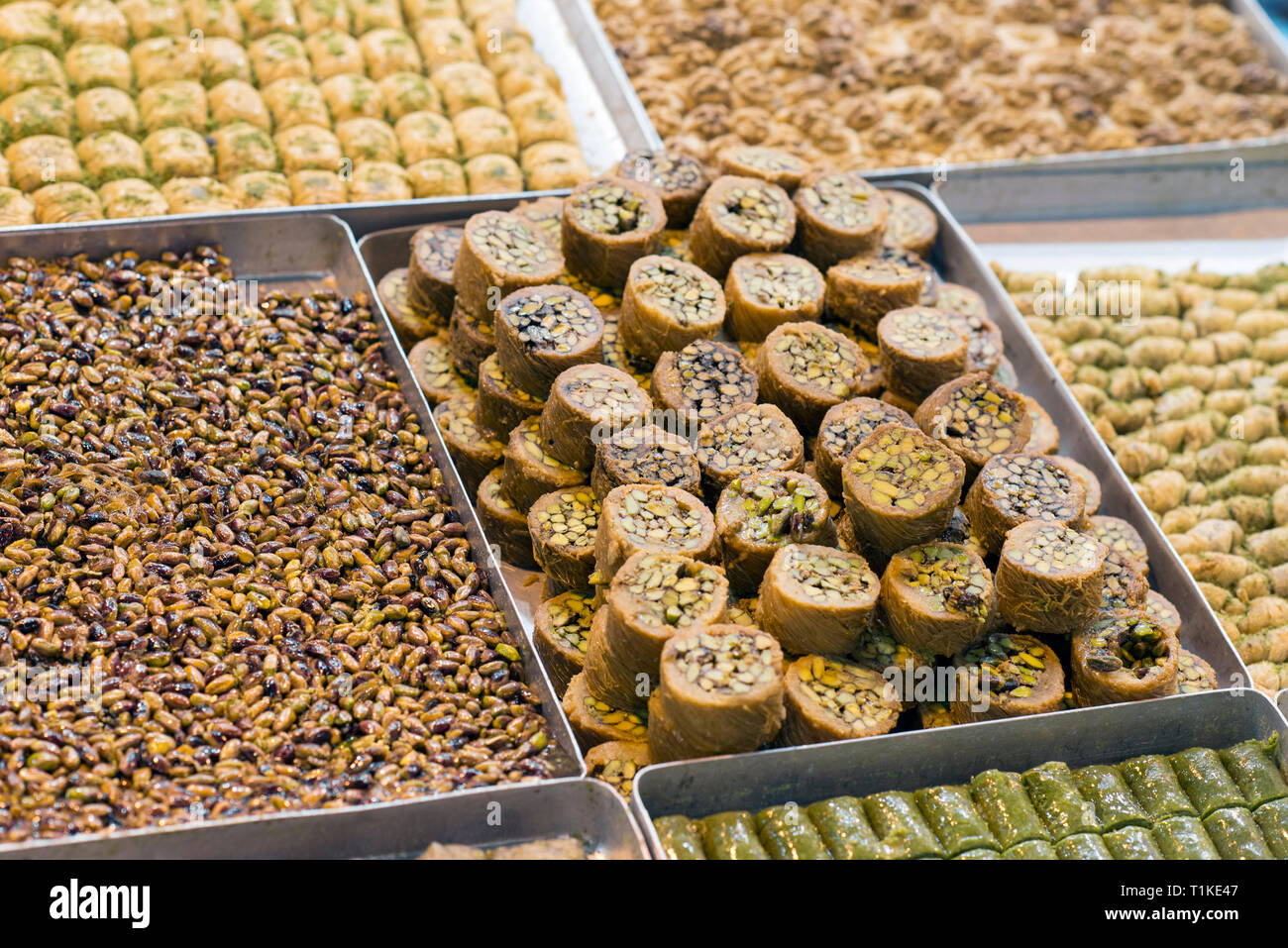 Arabic sweet shop hi-res stock photography and images - Alamy
