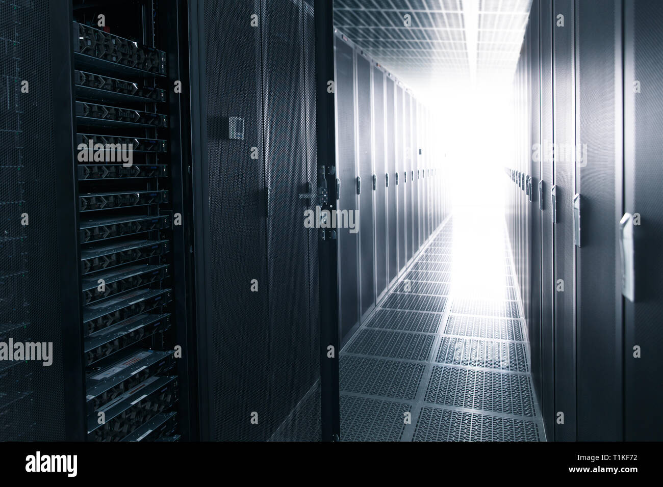 Data center image hi-res stock photography and images - Alamy